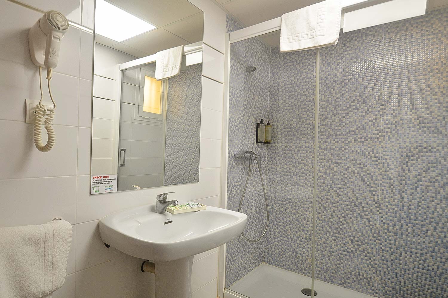 HABITACIONES ARLANZA TWO BEDROOMS - Ibiza Jet Apartments - Official Web ...